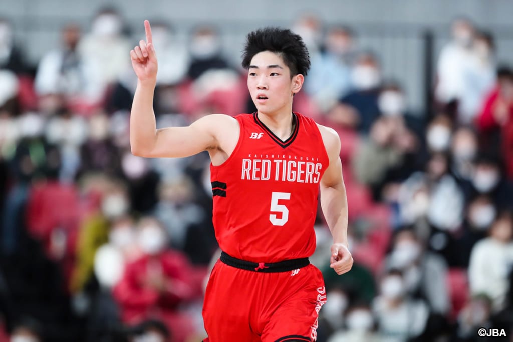 【大会5日目】女子決勝は京都精華学園vs札幌山の手に決定。男子準々決勝を勝ち上がった開志国際は初ベスト4 | SoftBank ウインター ...